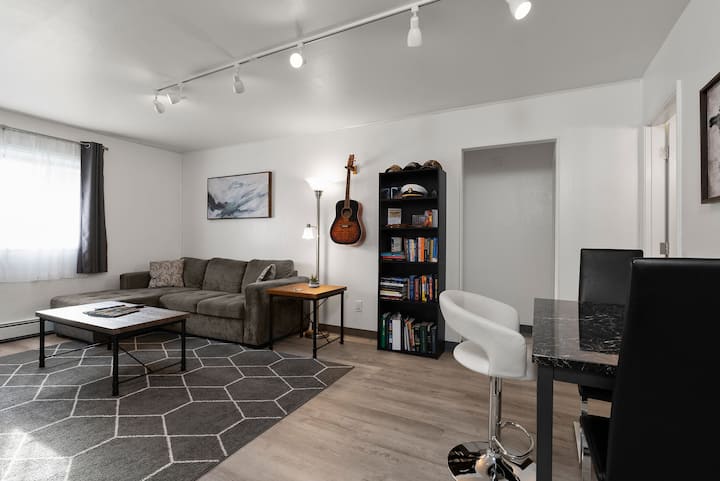 Modern & Bright Hidden Gem💎—walk To Coastal Trail - Anchorage, AK