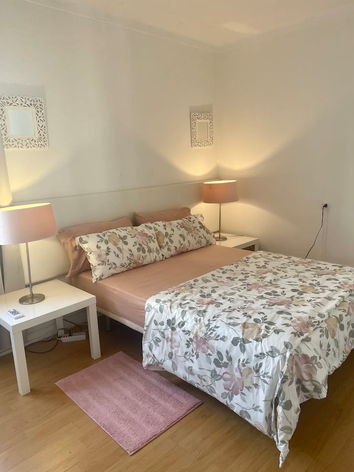 Lovely Double Room For 2 Persons .Shared Bathroom - Palma de Majorque