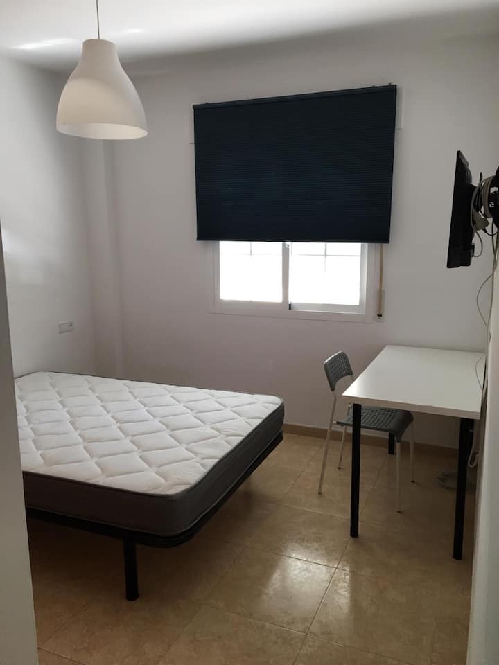 •{ Habitación Grande En Coin A 30km De La Playa]• - Coín