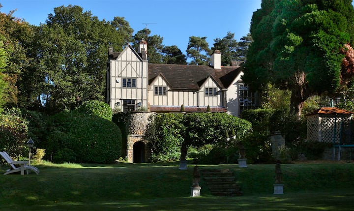 Private Wing Of Tudor Manor House: The Chilterns - Beaconsfield