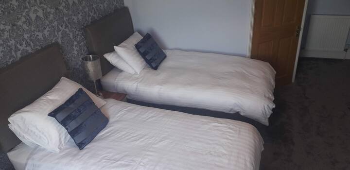 Triple / Family Room, En-suite, Breakfast Included - Dartmoor Forest