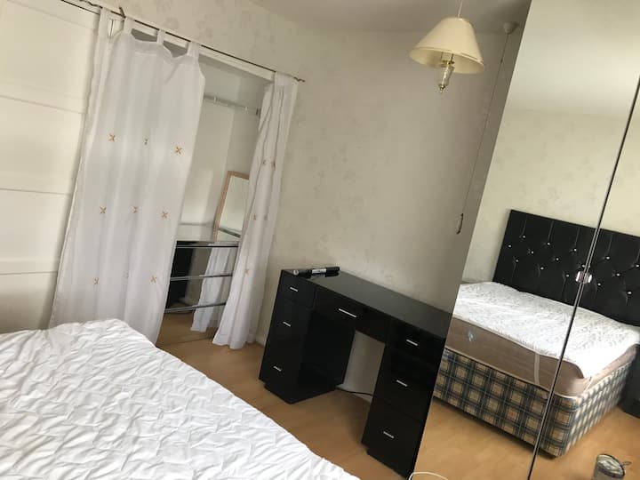 Spacious Double Room - Coventry