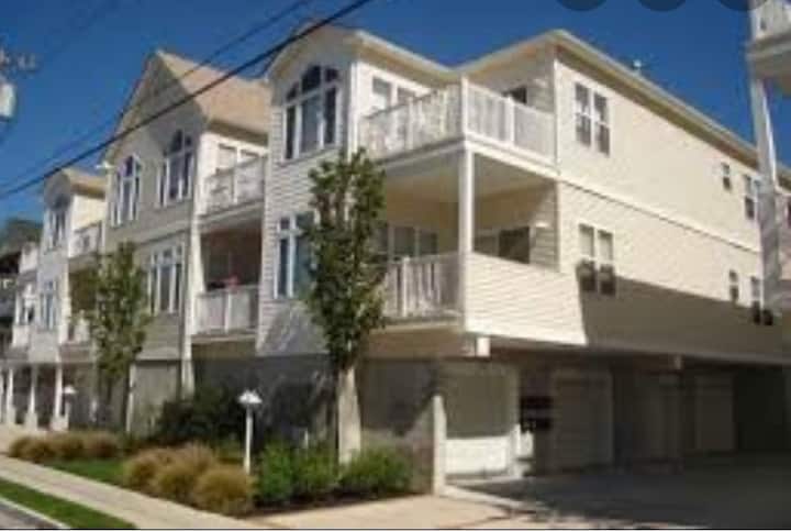 Perfect Family Getaway - Wildwood, NJ