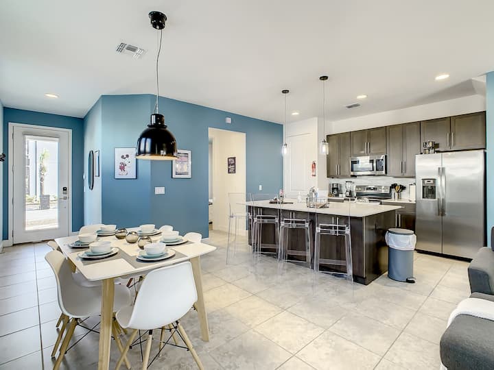 Master King Suite, Hot Tub, Pool, Gym+ Billiards - Davenport, FL