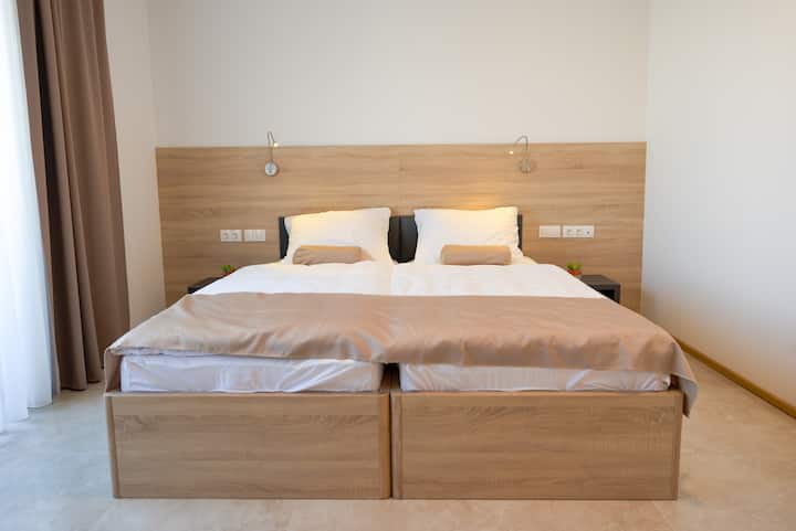 Soba Z Balkonom In Razgledom Na Gore Za 2 Osebi - Kranj