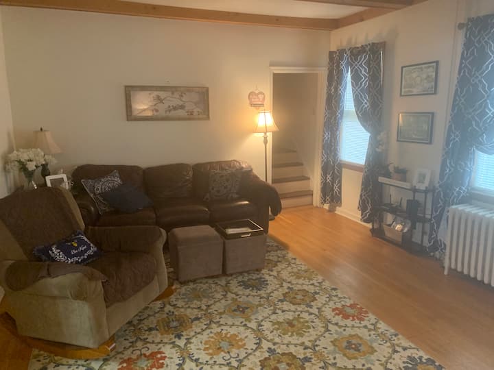 Blue Skies Ahead: Charming 3 Bdrm Cottage W/patio - West Virginia