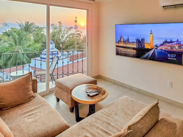 Penthouse With Amazing Views, Steps From The Ocean - Puerto Vallarta