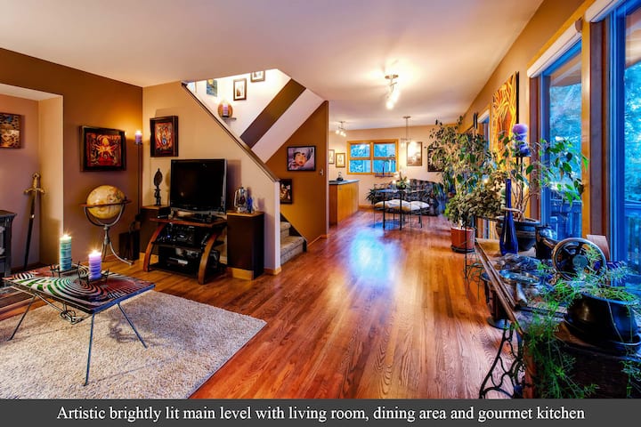 Stylish Modern Home & Private Apt. Bordering Park - Boulder, CO