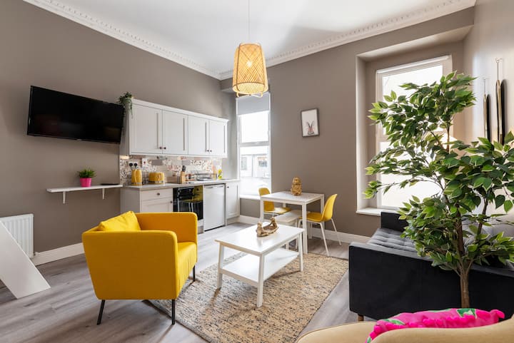 Northside 1st Flr Studio + Loft Bed, Wifi, Kitchen - Dublin
