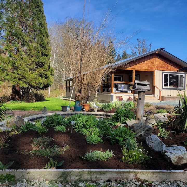 Raven's River Rest Guest House - Port Alberni