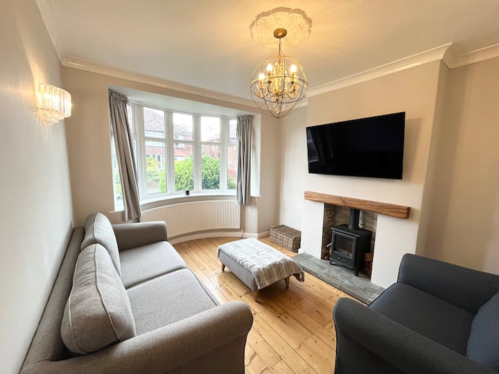 Manchester 4 Bed Parking/garden - Oldham