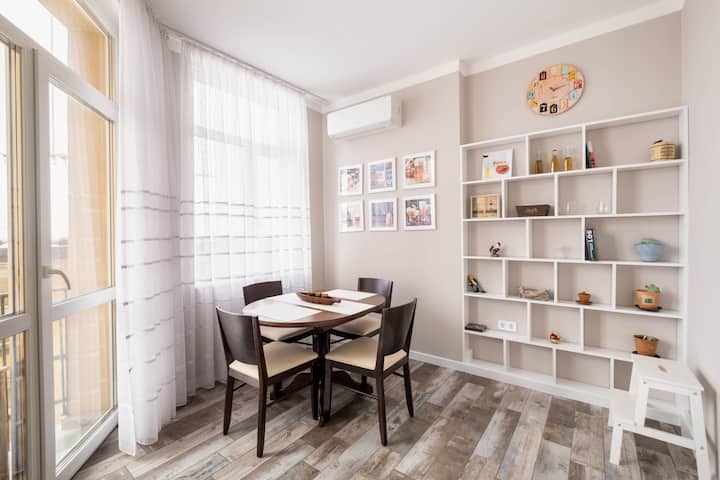 New 1930s Quiet Central Apartment W/ac - 2 Bedroom - Aéroport de Sofia (SOF)