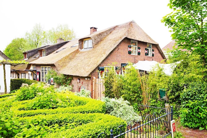 Mooie, Ruime, Monumentale Boerderij - Laren