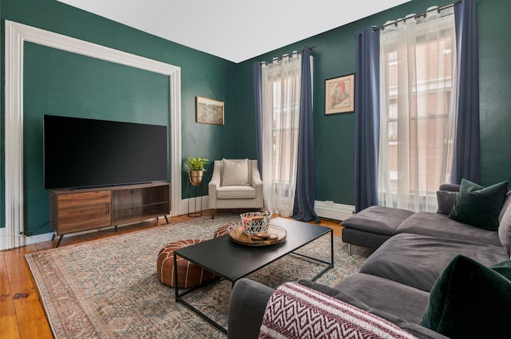 Downtown Portland Me! 4 Beds & Free Parking! - Portland, ME