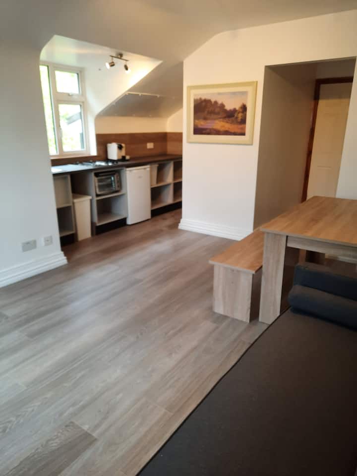 2 Bedroom Apartment Recently Renovated - Killarney
