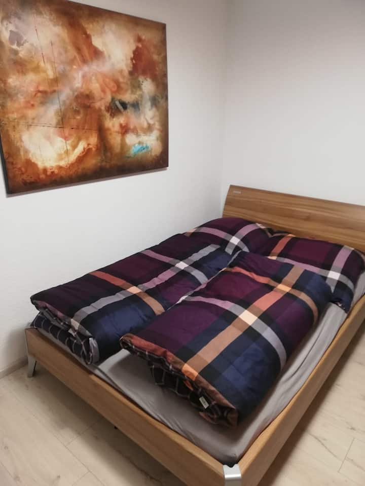 Ruhiges Zimmer Mit Gemeinschaftsbad - Heilbronn