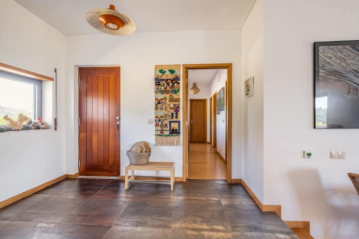 Casa Com Piscina Privativa Sobre A Serra Do Gerês - Portugal
