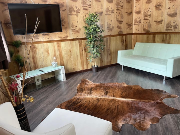 Queen Bed In Private Room, By The Beach - Myrtle Beach, SC