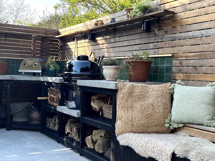 Stylish Beach Home | Pizzaoven • Games • Pooltable - Broadstairs