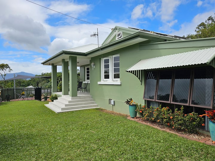 Vulcan House (Fnq) - 3 Bedroom With Pool - Cairns