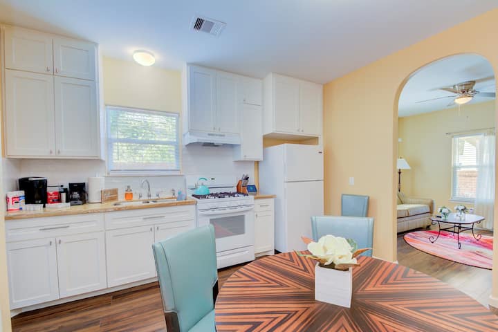 Discount! Cottage Near Houston Medical Center - Houston, TX