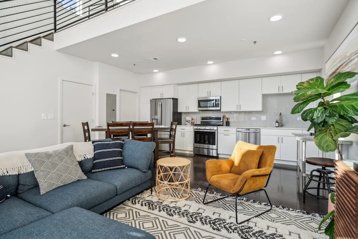 New Modern Townhouse In The Rino Art District - Denver, CO