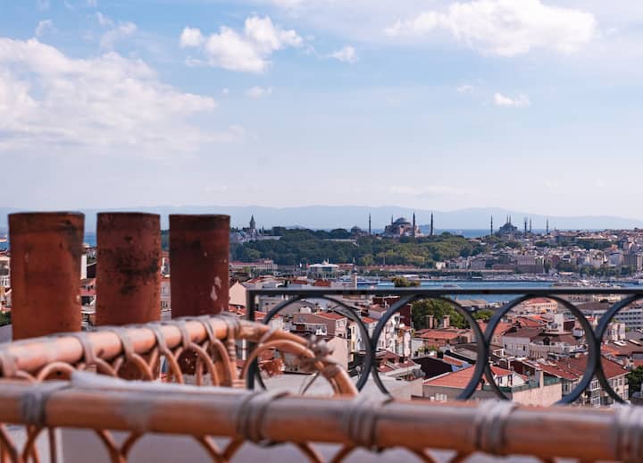 Homie Suites | Cihangir | Penthouse W Seaview #Tu7 - Istanbul