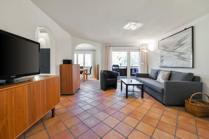 Cozy 3.5 Room Holiday Apartment In Sent, Engadin - Sent