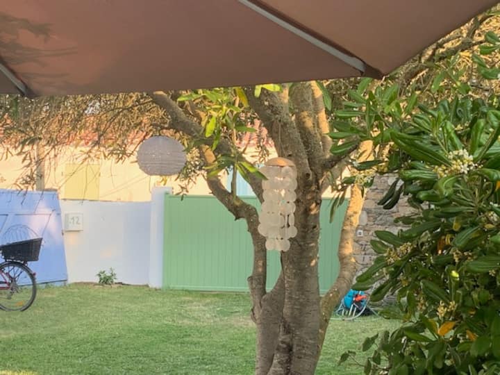 Cap Horn  Au Centre Du Village De Ker Bossy - Île d'Yeu