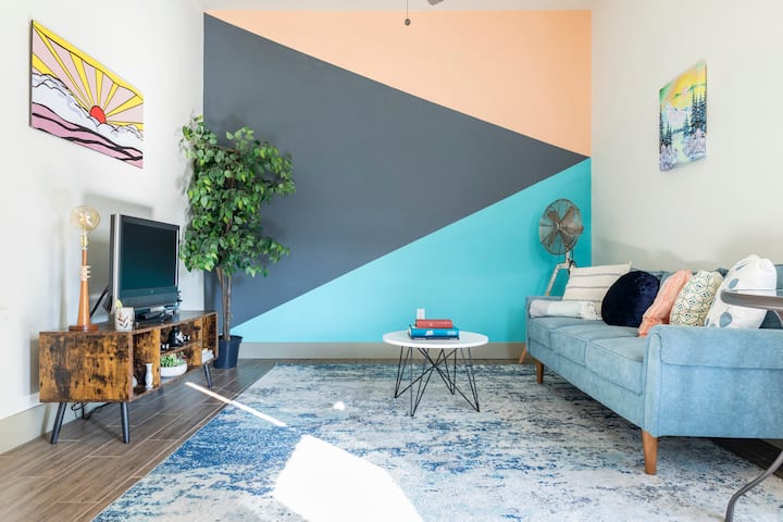 Pop Art + Guest Suite + On Mtv - Merced - Merced, CA