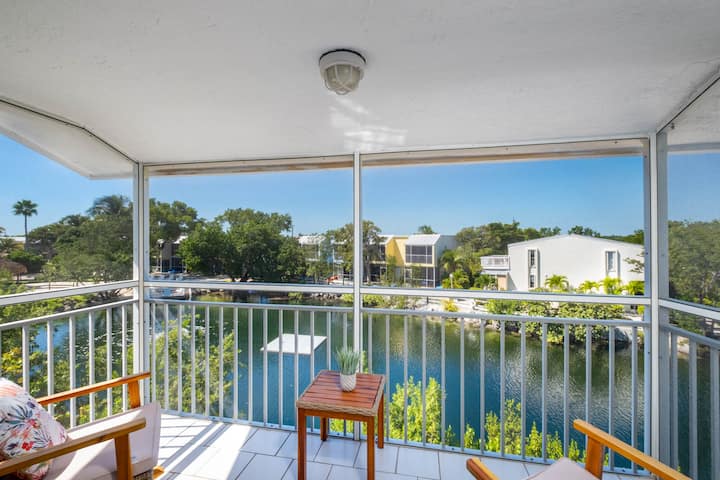 Overlooking Saltwater Lagoon Free Kayaks Renovated - Key Largo