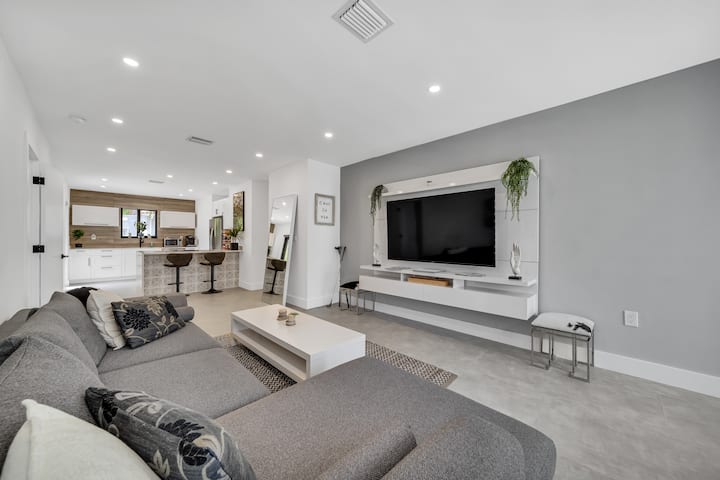 1 Block To Design District /Wynwood / Free Parking - Miami, FL