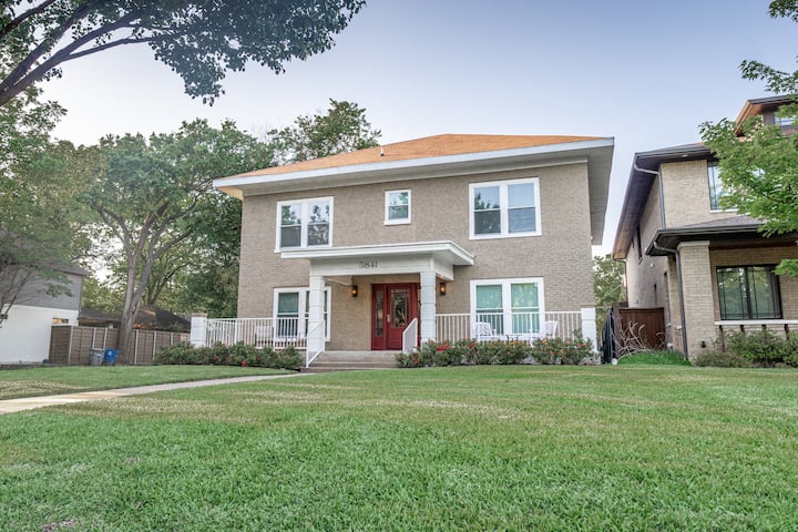 Spacious Studio Walk To Restaurants + Pet-friendly - Dallas