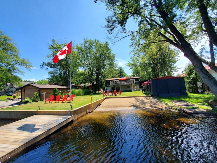 Gatherings River House - New Hot Tub! - Gravenhurst