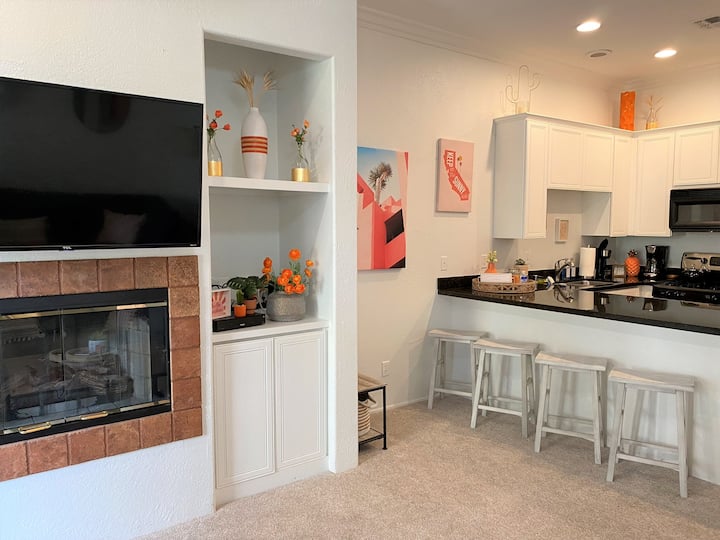 Desert Design Roomy Condo - Pools, Golfing, Tennis - La Quinta, CA