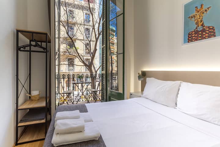 Bonita Y Céntrica Habitación Con Balcón - Barcellona