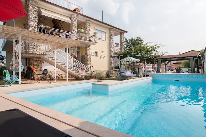 Holiday Apartment Nada "1", 900 M From The Beach - Pula