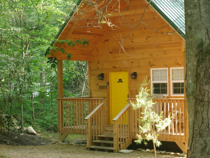 Laurel Haven: Modern Cabin Retreat Near Gatlinburg - Cosby, TN