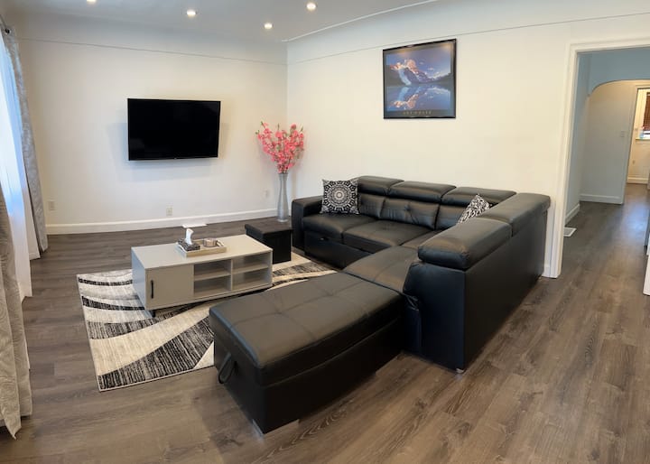 Renovated 3-bed 2-bath Getaway Close To Wineries - Niagara Falls