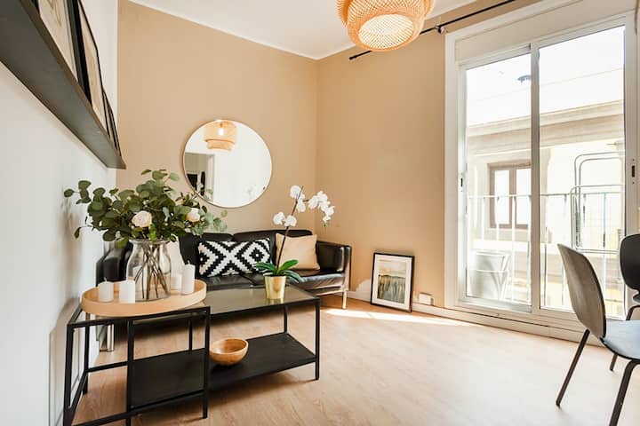 Luminous And Nice Apartment Near Las Ramblas - Barcelona
