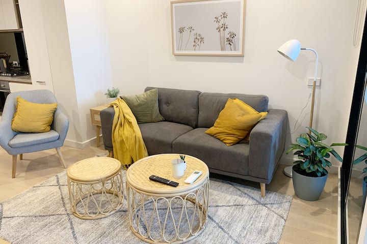 Modern Unit In Brunswick. Secure Building. Parking - Australia