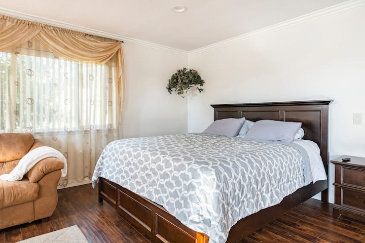 Quiet Private Studio • Near 10 Fwy • Self Check-in - Ontario, CA