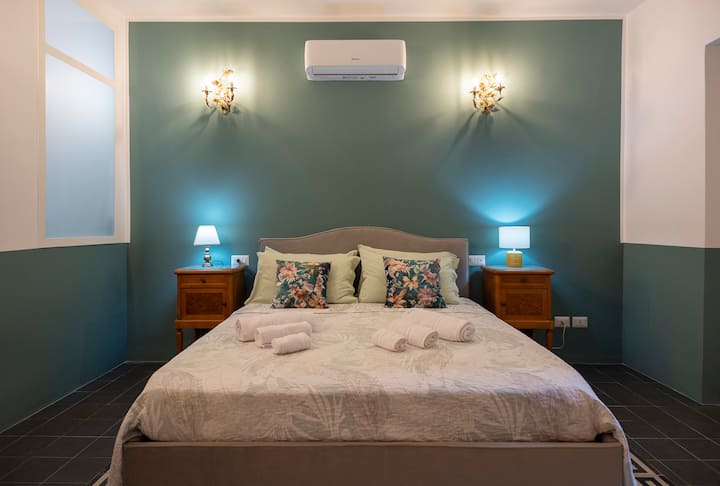 Vintage Suite A Charming Apt In Via Nilo - Naples