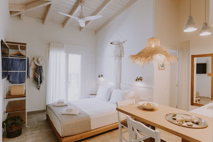 Eriel - Std. Studio W/ Balcony @ Old-town Lefkada - Lefkada