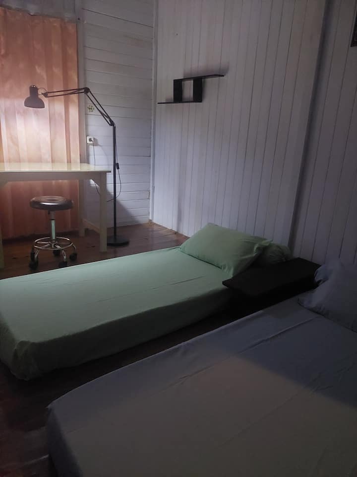 Double Or Twin Room At Chrisma Bed And Breakfast - Tomohon