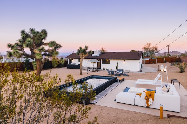 Heated Pool + Spa + Near JTNP + Modern & Cozy - Houses for Rent in ...