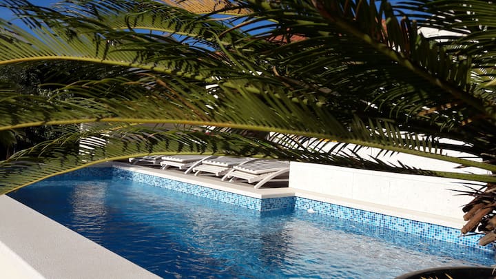 Villa A With Heated Pool And Fitness - Okrug Gornji