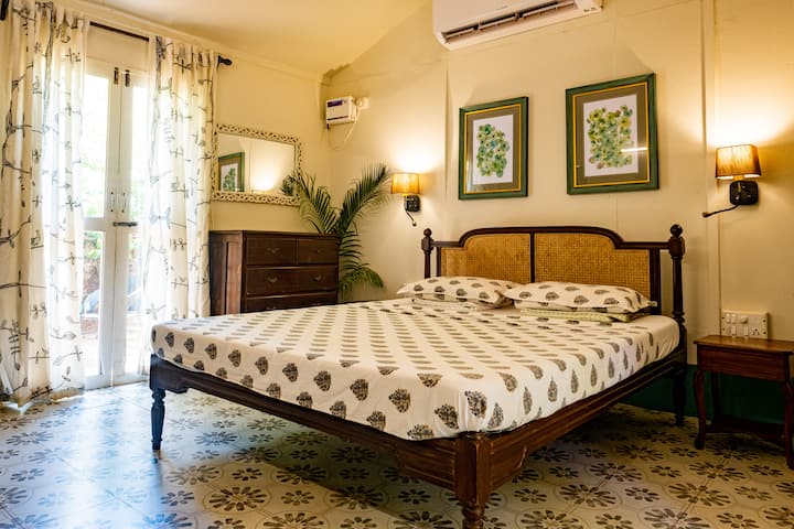 Casa Galgibaga - Oyster Shell - Goa