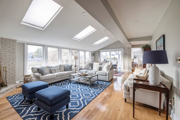 Steps To Town, Shops & Restaurants, -0.6 To Beach - Kennebunk, ME