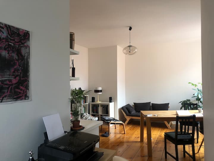 Sunny 1.5 Room Flat In Schillerkiez / Neukölln - Berlin